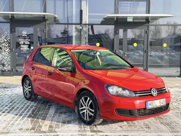 Red Volkswagen Golf 2012 in Vilnius, with an engine capacity of 1.20 L and mileage of 236 thousand km for 3400 €, photo 3 on AUTOMOTO.COM.LV