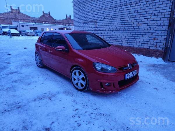 Red Volkswagen Golf 2012 in Riga, with an engine capacity of 1.60 L and mileage of 268 thousand km for 3700 €, photo 2 on AUTOMOTO.COM.LV