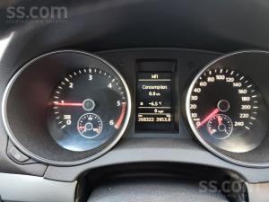 Red Volkswagen Golf 2012 in Riga, with an engine capacity of 1.60 L and mileage of 268 thousand km for 3700 €, photo 8 on AUTOMOTO.COM.LV