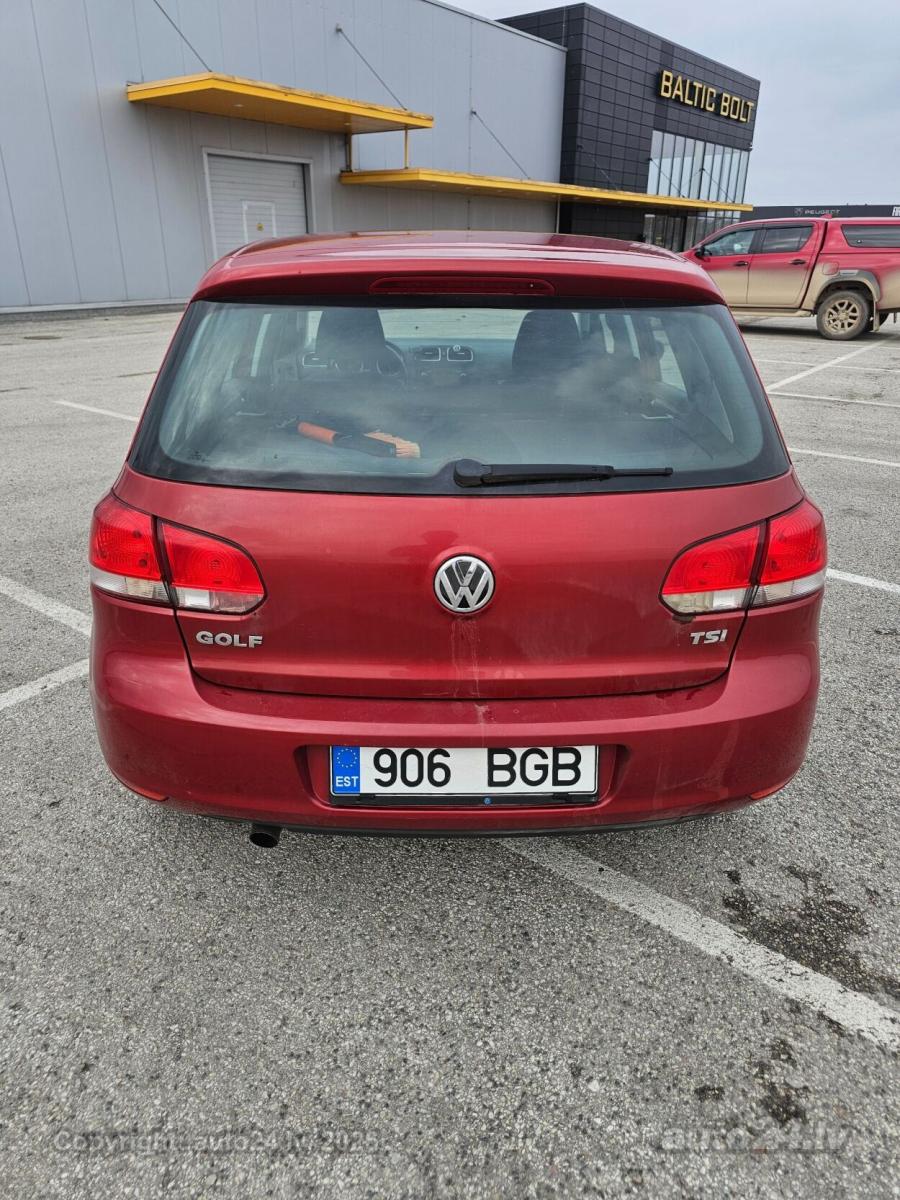 Sarkans Volkswagen Golf 2012 Tartu, ar dzinēja tilpumu 1.20 L un nobraukumu 195 tūkst. km par 2600 €, foto 5 vietnē AUTOMOTO.COM.LV