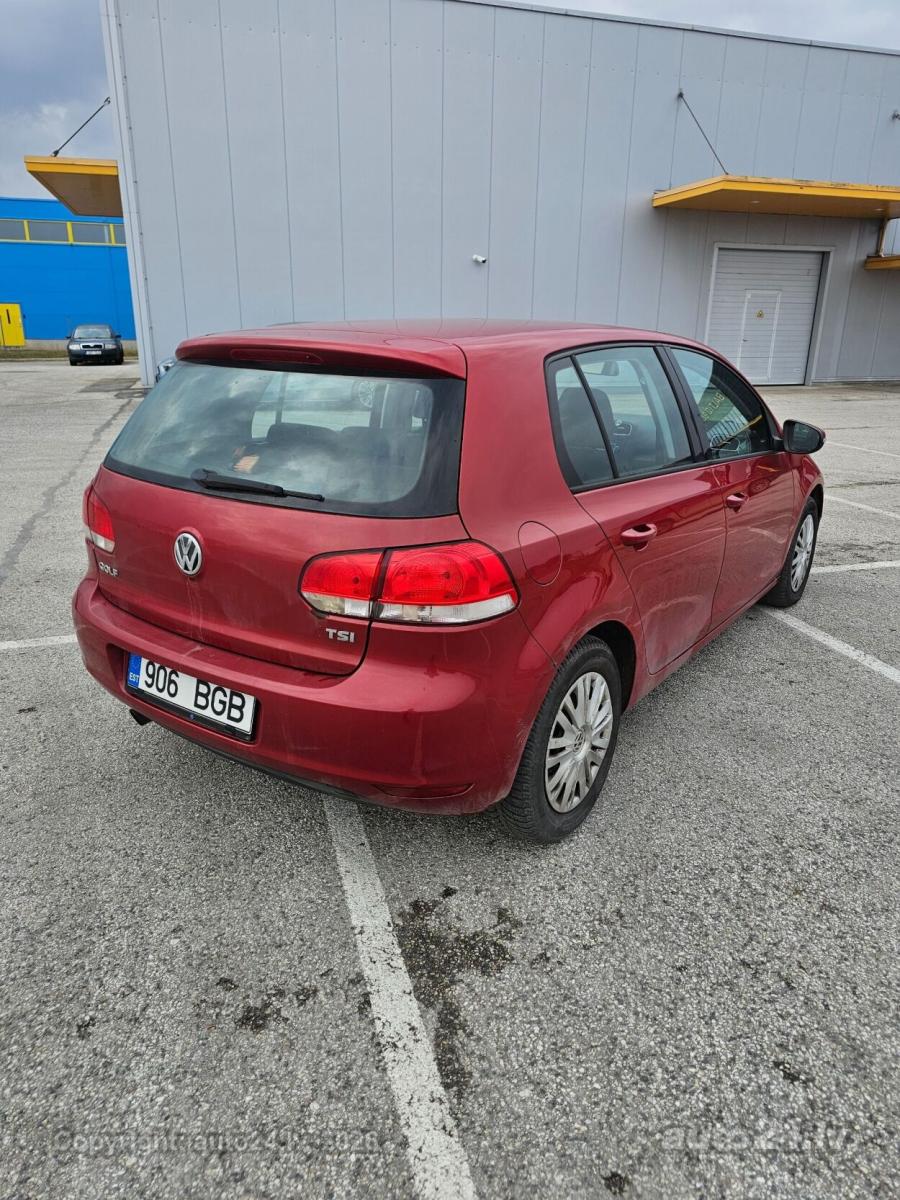 Sarkans Volkswagen Golf 2012 Tartu, ar dzinēja tilpumu 1.20 L un nobraukumu 195 tūkst. km par 2600 €, foto 6 vietnē AUTOMOTO.COM.LV