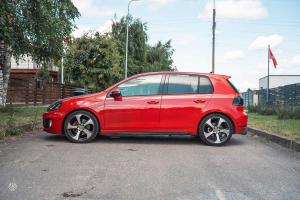 Sarkans Volkswagen Golf 2012 Viļņa, ar dzinēja tilpumu 1.98 L un nobraukumu 190 tūkst. km par 8200 €, foto 3 vietnē AUTOMOTO.COM.LV