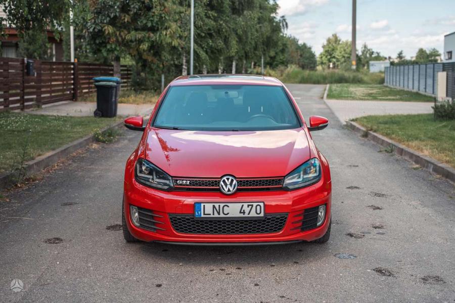 Sarkans Volkswagen Golf 2012 Viļņa, ar dzinēja tilpumu 1.98 L un nobraukumu 190 tūkst. km par 8200 €, foto 6 vietnē AUTOMOTO.COM.LV