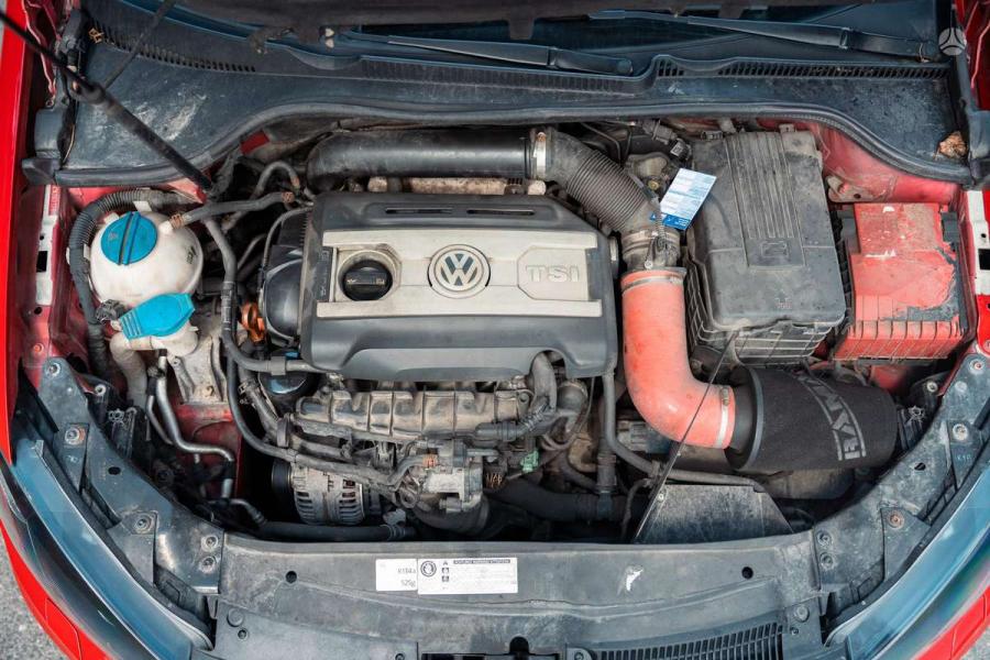 Sarkans Volkswagen Golf 2012 Viļņa, ar dzinēja tilpumu 1.98 L un nobraukumu 190 tūkst. km par 8200 €, foto 7 vietnē AUTOMOTO.COM.LV