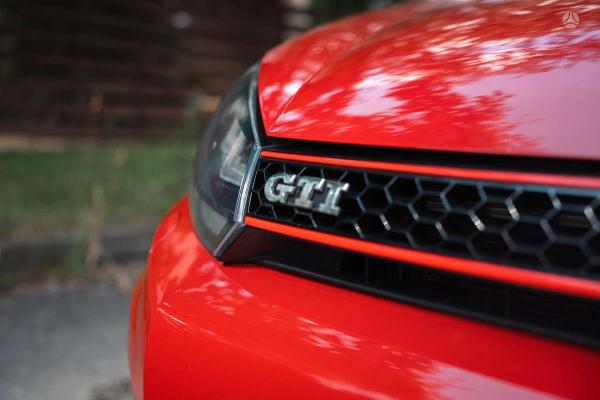 Red Volkswagen Golf 2012 in Vilnius, with an engine capacity of 1.98 L and mileage of 190 thousand km for 8200 €, photo 7 on AUTOMOTO.COM.LV