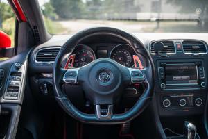 Sarkans Volkswagen Golf 2012 Viļņa, ar dzinēja tilpumu 1.98 L un nobraukumu 190 tūkst. km par 8200 €, foto 13 vietnē AUTOMOTO.COM.LV