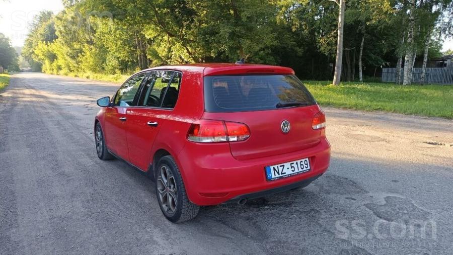 Sarkans Volkswagen Golf 2012 Rīga, ar dzinēja tilpumu 1.60 L un nobraukumu 290 tūkst. km par 3200 €, foto 3 vietnē AUTOMOTO.COM.LV