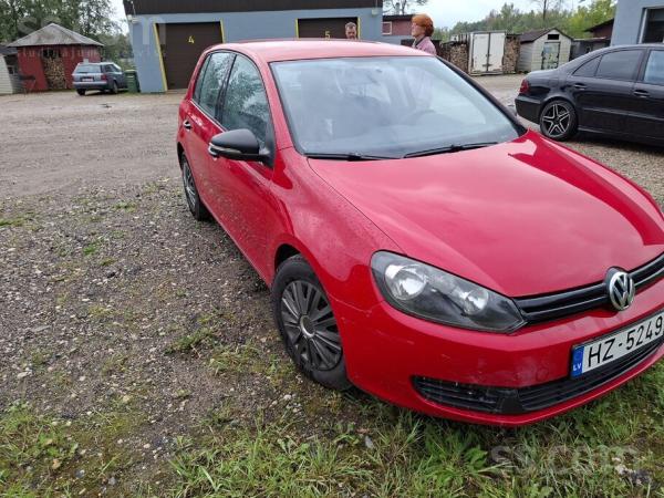 Sarkans Volkswagen Golf 2012 Rēzekne, ar dzinēja tilpumu 1.60 L un nobraukumu 203 tūkst. km par 3100 €, foto 4 vietnē AUTOMOTO.COM.LV