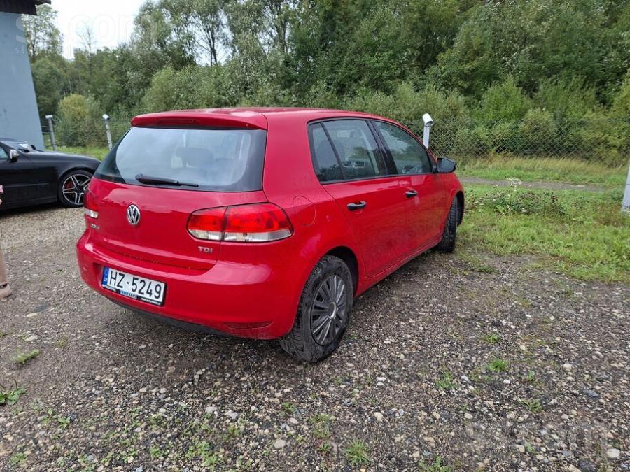Sarkans Volkswagen Golf 2012 Rēzekne, ar dzinēja tilpumu 1.60 L un nobraukumu 203 tūkst. km par 3100 €, foto 5 vietnē AUTOMOTO.COM.LV