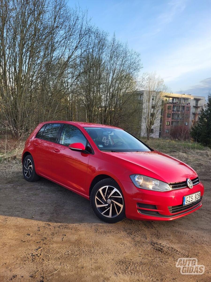 Red Volkswagen Golf 2013 in Vilnius, with an engine capacity of 1.60 L and mileage of 199 thousand km for 5700 €, photo 1 on AUTOMOTO.COM.LV