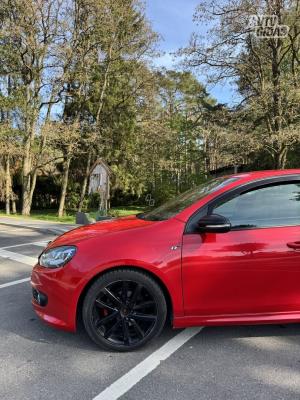Red Volkswagen Golf 2013 in Kaunas, with an engine capacity of 1.60 L and mileage of 321 thousand km for 5199 €, photo 7 on AUTOMOTO.COM.LV