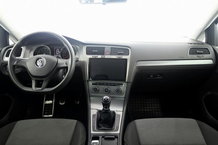 Red Volkswagen Golf 2013 in Tallinn, with an engine capacity of 1.20 L and mileage of 252 thousand km for 3699 €, photo 6 on AUTOMOTO.COM.LV