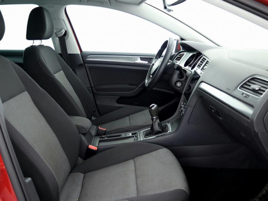 Red Volkswagen Golf 2013 in Tallinn, with an engine capacity of 1.20 L and mileage of 252 thousand km for 3699 €, photo 7 on AUTOMOTO.COM.LV