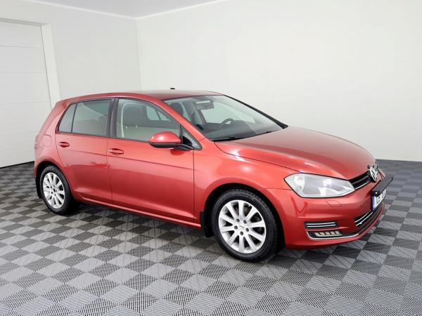 Red Volkswagen Golf 2013 in Tallinn, with an engine capacity of 1.20 L and mileage of 252 thousand km for 3699 €, photo 9 on AUTOMOTO.COM.LV