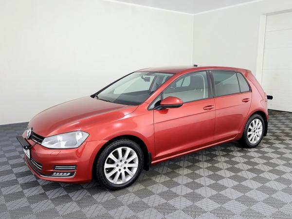 Red Volkswagen Golf 2013 in Tallinn, with an engine capacity of 1.20 L and mileage of 252 thousand km for 3699 €, photo 10 on AUTOMOTO.COM.LV