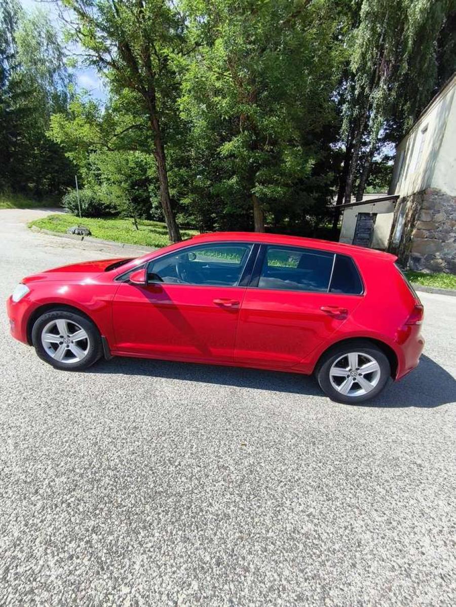 Red Volkswagen Golf 2013 in Vilnius, with an engine capacity of 1.40 L and mileage of 230 thousand km for 5400 €, photo 6 on AUTOMOTO.COM.LV
