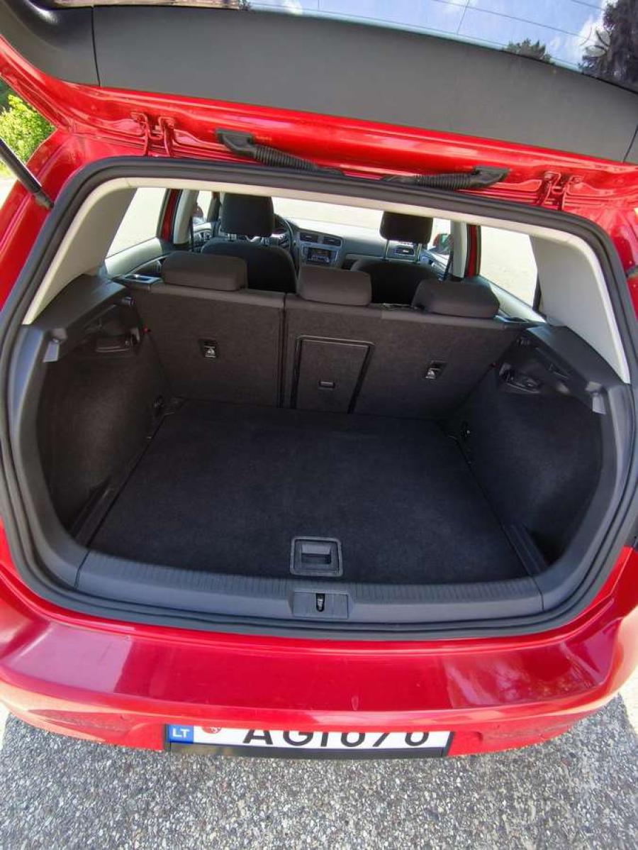 Red Volkswagen Golf 2013 in Vilnius, with an engine capacity of 1.40 L and mileage of 230 thousand km for 5400 €, photo 11 on AUTOMOTO.COM.LV