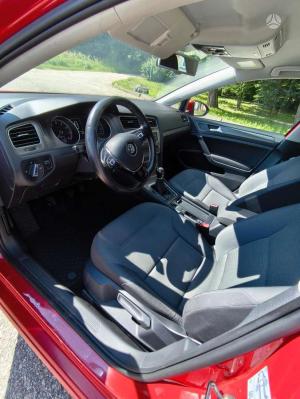 Red Volkswagen Golf 2013 in Vilnius, with an engine capacity of 1.40 L and mileage of 230 thousand km for 5400 €, photo 12 on AUTOMOTO.COM.LV