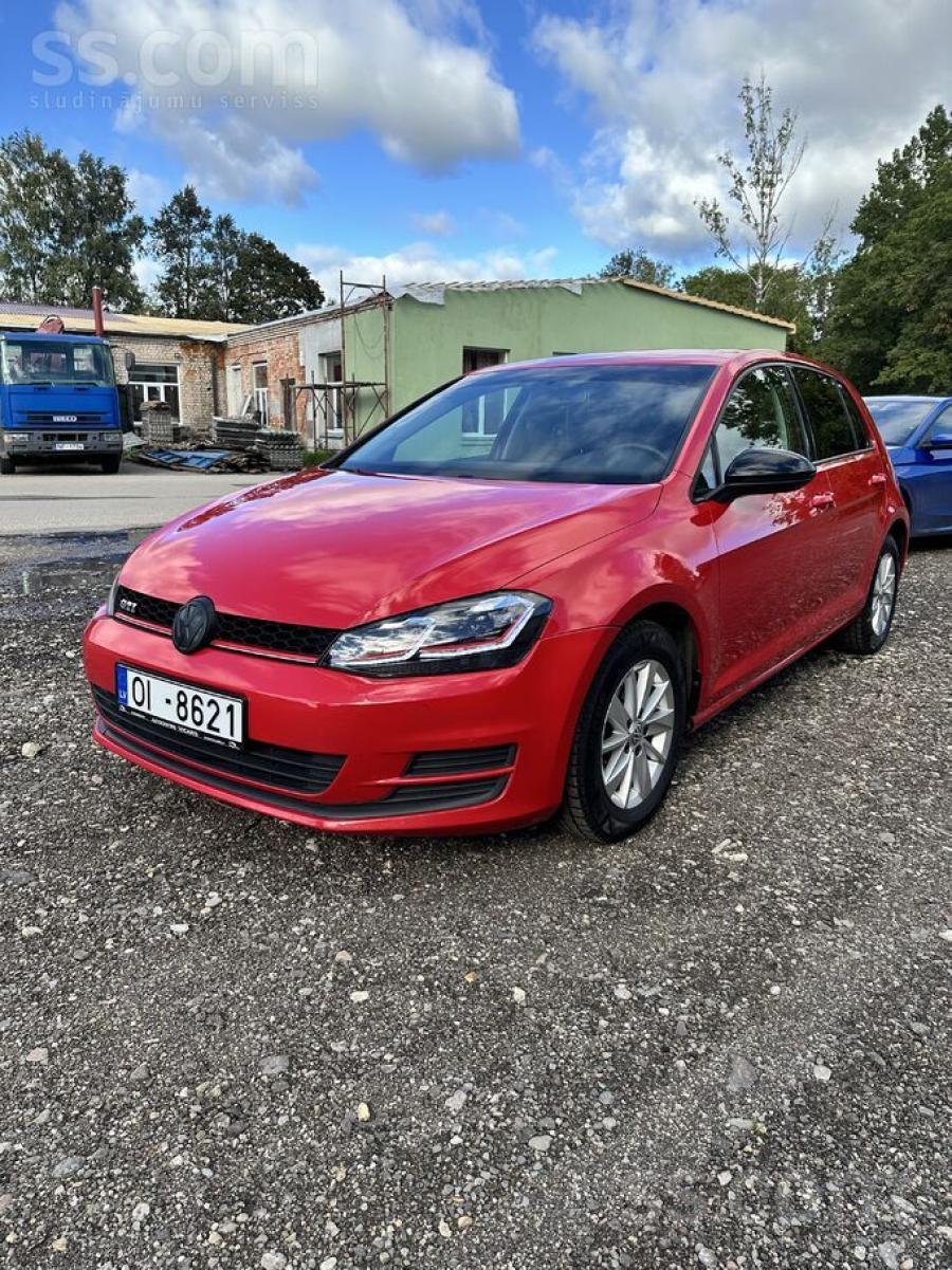 Red Volkswagen Golf 2014 in Preili, with an engine capacity of 1.60 L and mileage of 194 thousand km for 5600 €, photo 1 on AUTOMOTO.COM.LV