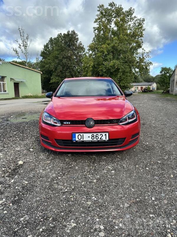 Red Volkswagen Golf 2014 in Preili, with an engine capacity of 1.60 L and mileage of 194 thousand km for 5600 €, photo 3 on AUTOMOTO.COM.LV