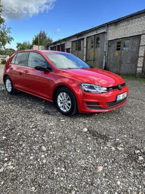 Red Volkswagen Golf 2014 in Preili, with an engine capacity of 1.60 L and mileage of 194 thousand km for 5600 €, photo 7 on AUTOMOTO.COM.LV