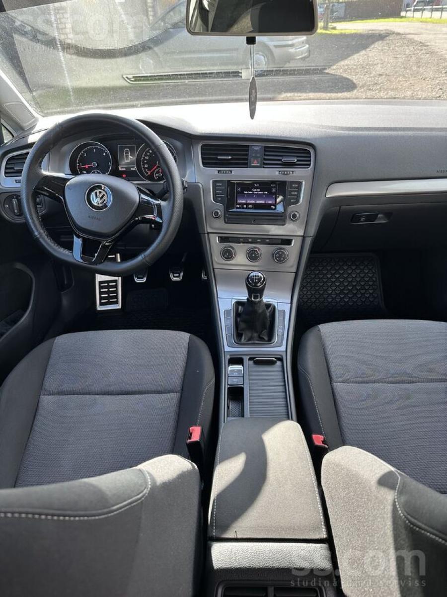 Red Volkswagen Golf 2014 in Preili, with an engine capacity of 1.60 L and mileage of 194 thousand km for 5600 €, photo 13 on AUTOMOTO.COM.LV