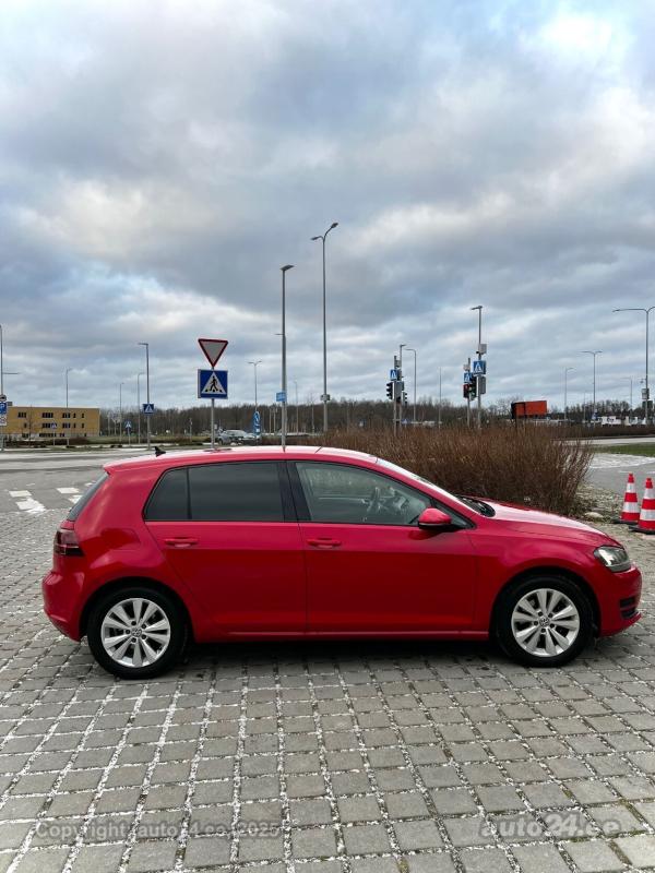 Sarkans Volkswagen Golf 2015 Tallina, ar dzinēja tilpumu 1.40 L un nobraukumu 174 tūkst. km par 10300 €, foto 4 vietnē AUTOMOTO.COM.LV