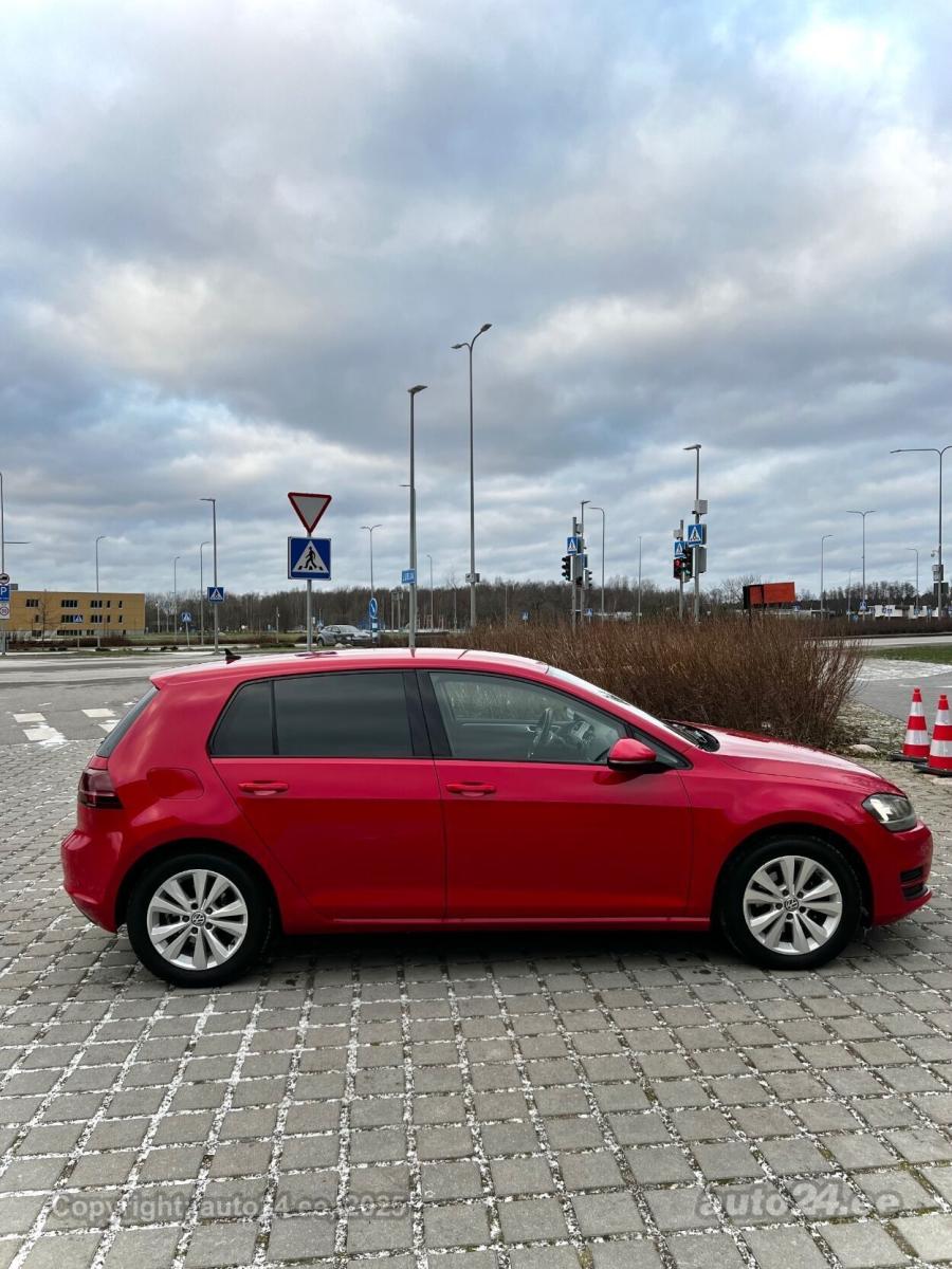 Red Volkswagen Golf 2015 in Tallinn, with an engine capacity of 1.40 L and mileage of 174 thousand km for 10300 €, photo 4 on AUTOMOTO.COM.LV