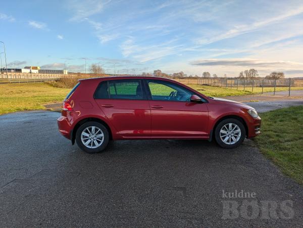 Red Volkswagen Golf 2015 in Tallinn, with an engine capacity of 0.00 L and mileage of 225 thousand km for 8350 €, photo 3 on AUTOMOTO.COM.LV