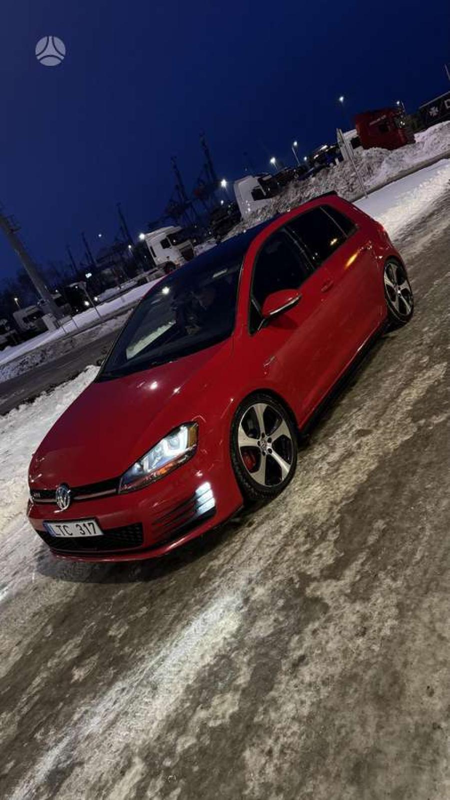Red Volkswagen Golf 2015 in Klaipeda, with an engine capacity of 1.98 L and mileage of 160 thousand km for 12999 €, photo 4 on AUTOMOTO.COM.LV