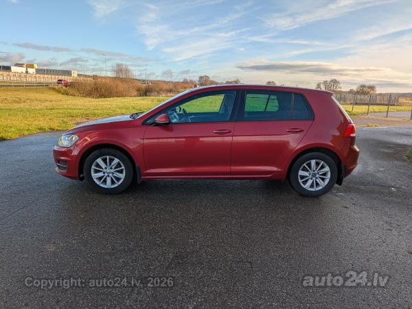 Red Volkswagen Golf 2015 in Tallinn, with an engine capacity of 1.40 L and mileage of 215 thousand km for 7640 €, photo 1 on AUTOMOTO.COM.LV