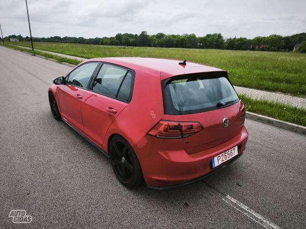 Sarkans Volkswagen Golf 2015 Kauņa, ar dzinēja tilpumu 2.00 L un nobraukumu 91 tūkst. km par 6999 €, foto 4 vietnē AUTOMOTO.COM.LV