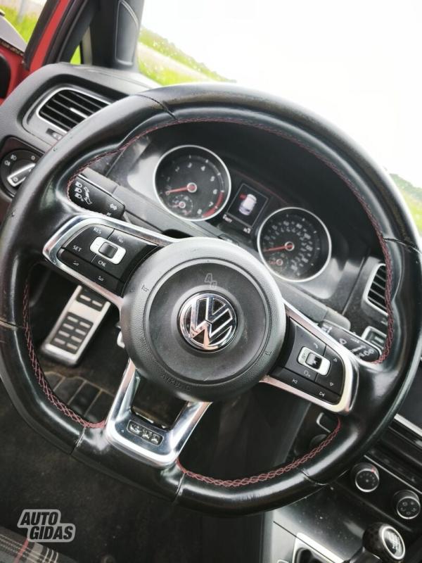 Sarkans Volkswagen Golf 2015 Kauņa, ar dzinēja tilpumu 2.00 L un nobraukumu 91 tūkst. km par 6999 €, foto 10 vietnē AUTOMOTO.COM.LV