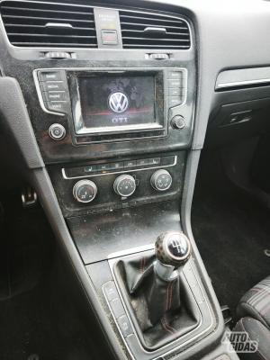 Red Volkswagen Golf 2015 in Kaunas, with an engine capacity of 2.00 L and mileage of 91 thousand km for 6999 €, photo 12 on AUTOMOTO.COM.LV