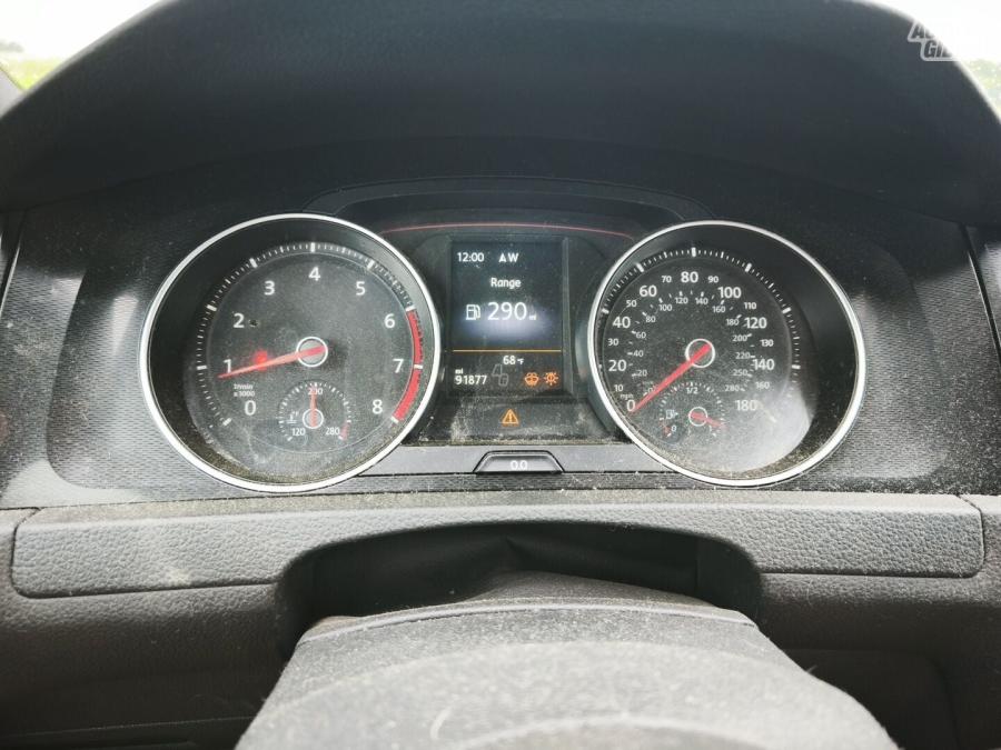 Red Volkswagen Golf 2015 in Kaunas, with an engine capacity of 2.00 L and mileage of 91 thousand km for 6999 €, photo 13 on AUTOMOTO.COM.LV