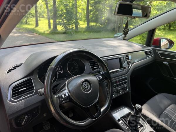 Red Volkswagen Golf 2015 in Dobele, with an engine capacity of 1.60 L and mileage of 156 thousand km for 9200 €, photo 9 on AUTOMOTO.COM.LV