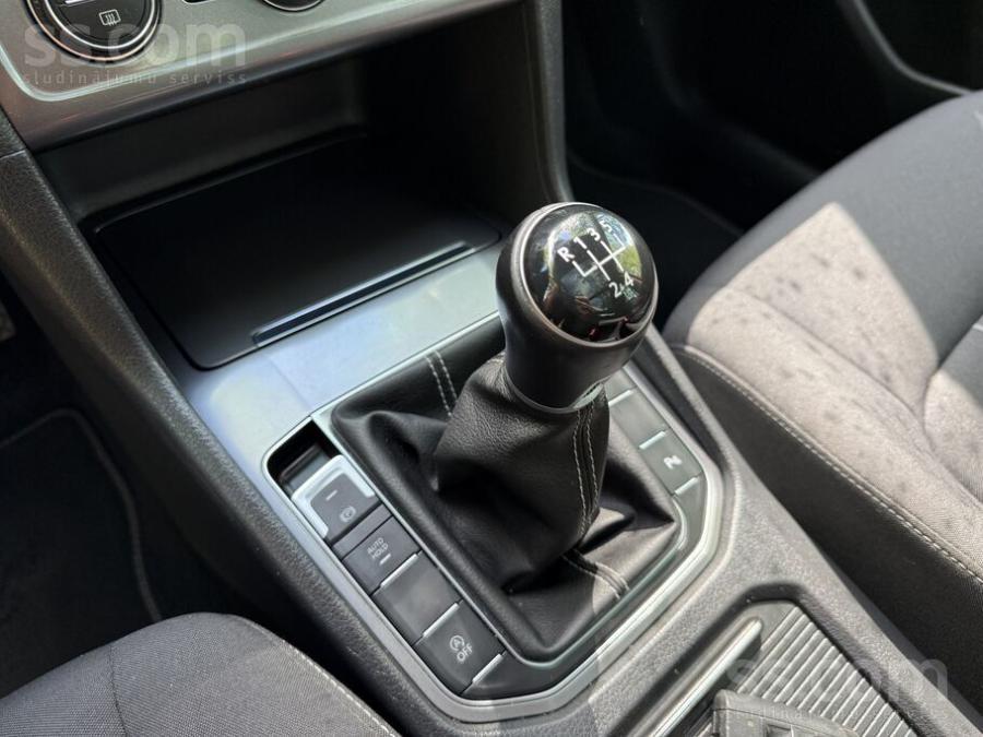 Sarkans Volkswagen Golf 2015 Dobele, ar dzinēja tilpumu 1.60 L un nobraukumu 157 tūkst. km par 8700 €, foto 21 vietnē AUTOMOTO.COM.LV
