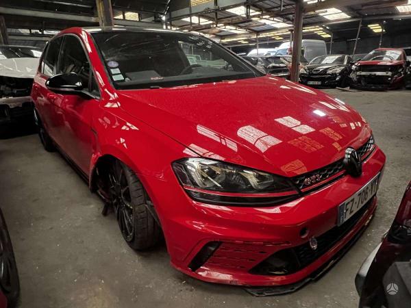 Red Volkswagen Golf 2016 in Vilnius, with an engine capacity of 2.00 L and mileage of 90 thousand km for 14000 €, photo 1 on AUTOMOTO.COM.LV