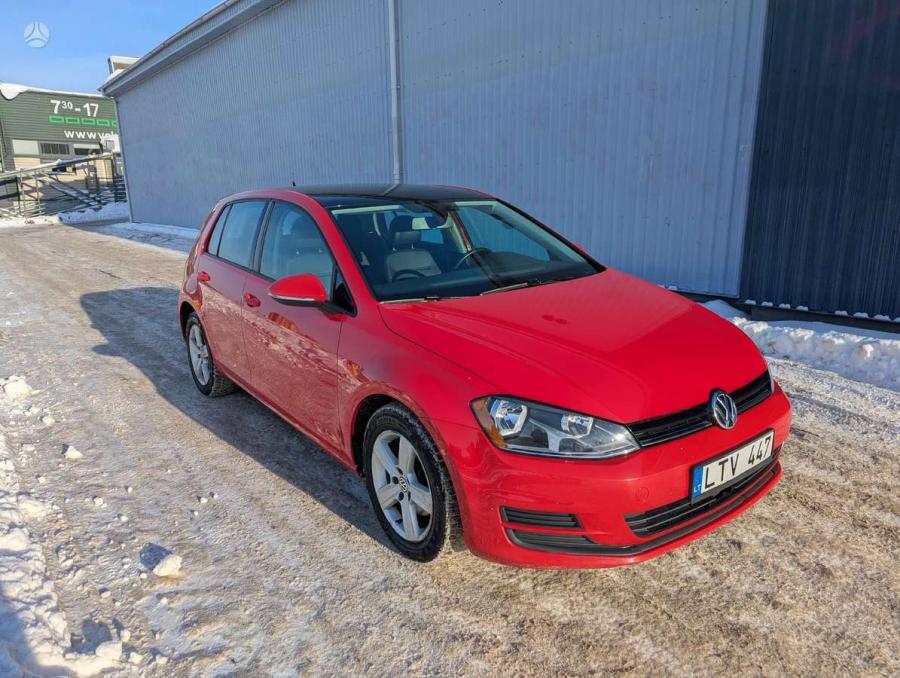 Red Volkswagen Golf 2017 in Vilnius, with an engine capacity of 1.80 L and mileage of 121 thousand km for 9200 €, photo 2 on AUTOMOTO.COM.LV