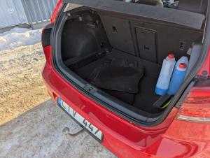 Red Volkswagen Golf 2017 in Vilnius, with an engine capacity of 1.80 L and mileage of 121 thousand km for 9200 €, photo 13 on AUTOMOTO.COM.LV