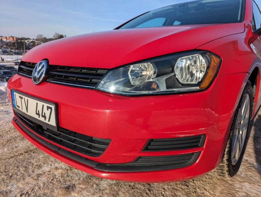 Red Volkswagen Golf 2017 in Vilnius, with an engine capacity of 1.80 L and mileage of 121 thousand km for 9200 €, photo 26 on AUTOMOTO.COM.LV