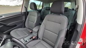 Red Volkswagen Golf 2017 in Riga, with an engine capacity of 1.40 L and mileage of 173 thousand km for 11500 €, photo 11 on AUTOMOTO.COM.LV