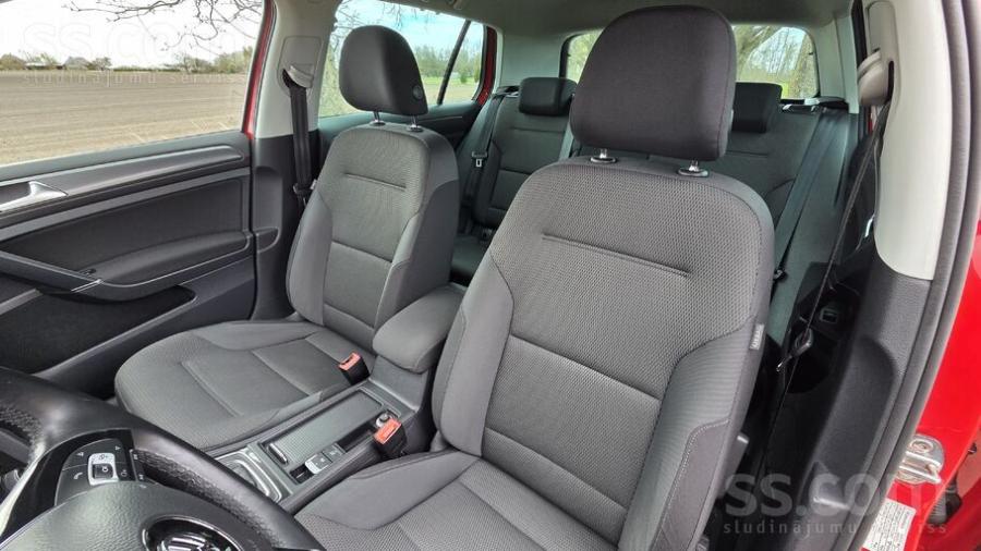 Red Volkswagen Golf 2017 in Riga, with an engine capacity of 1.40 L and mileage of 173 thousand km for 11500 €, photo 11 on AUTOMOTO.COM.LV