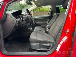Red Volkswagen Golf 2017 in Riga, with an engine capacity of 1.40 L and mileage of 174 thousand km for 10290 €, photo 11 on AUTOMOTO.COM.LV