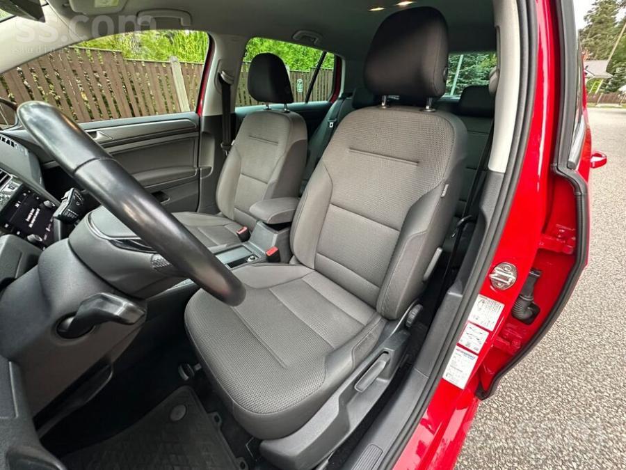 Red Volkswagen Golf 2017 in Riga, with an engine capacity of 1.40 L and mileage of 174 thousand km for 10290 €, photo 12 on AUTOMOTO.COM.LV