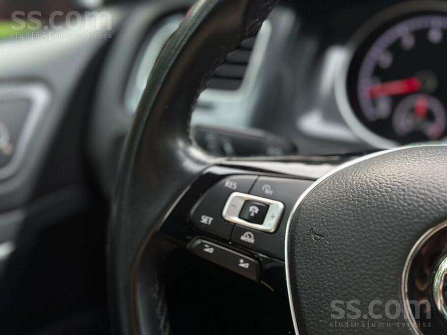 Red Volkswagen Golf 2017 in Riga, with an engine capacity of 1.40 L and mileage of 174 thousand km for 10290 €, photo 14 on AUTOMOTO.COM.LV