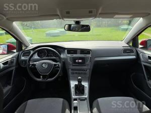 Sarkans Volkswagen Golf 2017 Rīga, ar dzinēja tilpumu 1.60 L un nobraukumu 245 tūkst. km par 5990 €, foto 12 vietnē AUTOMOTO.COM.LV