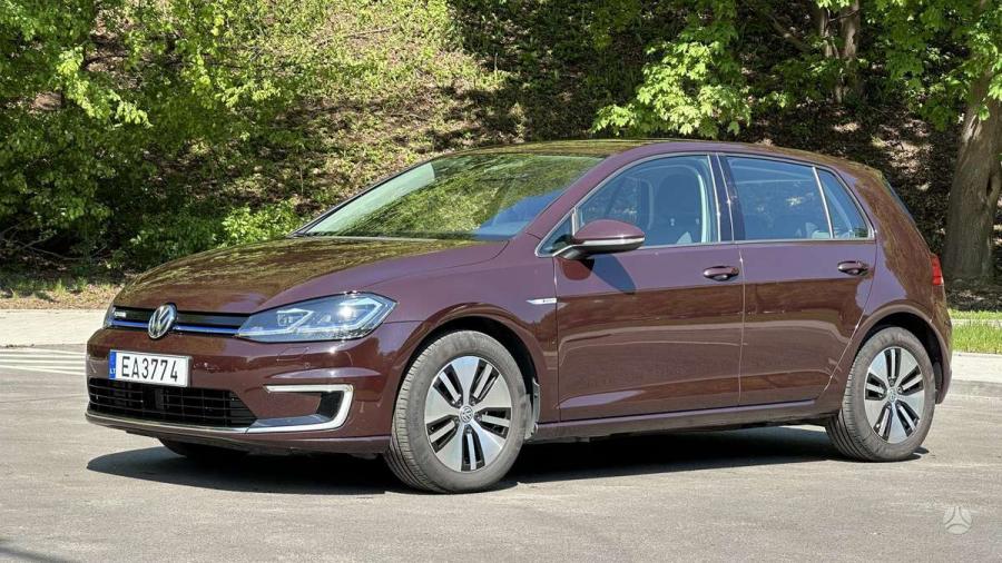 Sarkans Volkswagen Golf 2017 Kauņa, ar dzinēja tilpumu 0.00 L un nobraukumu 105 tūkst. km par 11500 €, foto 1 vietnē AUTOMOTO.COM.LV