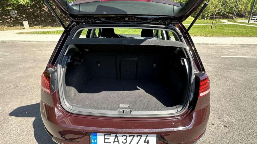 Sarkans Volkswagen Golf 2017 Kauņa, ar dzinēja tilpumu 0.00 L un nobraukumu 105 tūkst. km par 11500 €, foto 12 vietnē AUTOMOTO.COM.LV