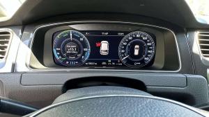 Sarkans Volkswagen Golf 2017 Kauņa, ar dzinēja tilpumu 0.00 L un nobraukumu 105 tūkst. km par 11500 €, foto 20 vietnē AUTOMOTO.COM.LV